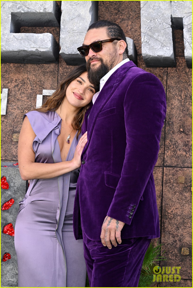 Jason Momoa Brings Girlfriend Adria Arjona & Mom Coni to 'Minecraft ...