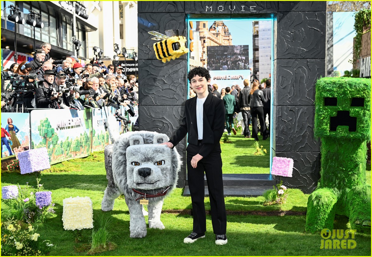 Jason Momoa Brings Girlfriend Adria Arjona & Mom Coni to 'Minecraft ...