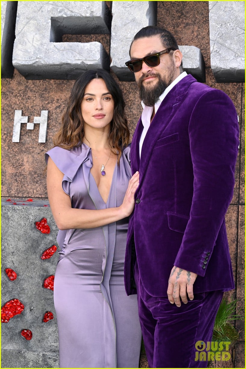 Jason Momoa Brings Girlfriend Adria Arjona & Mom Coni to 'Minecraft ...
