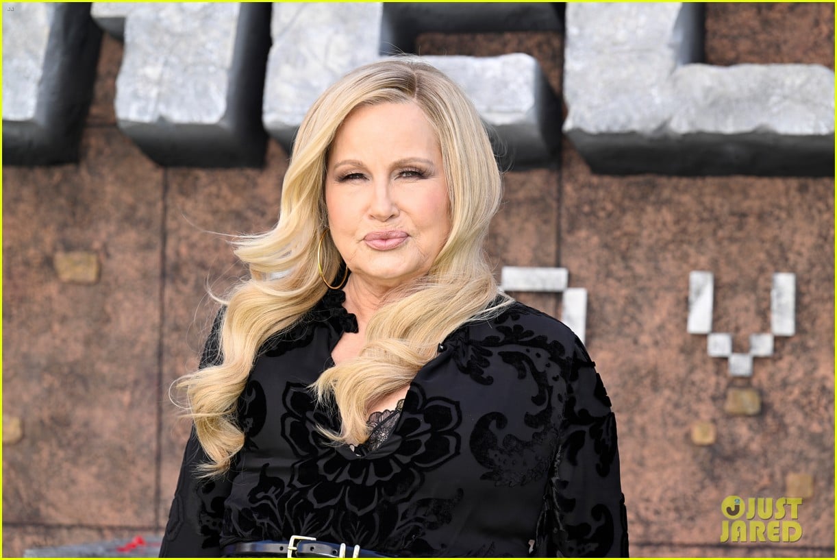 Jason Momoa Brings Girlfriend Adria Arjona & Mom Coni to 'Minecraft ...