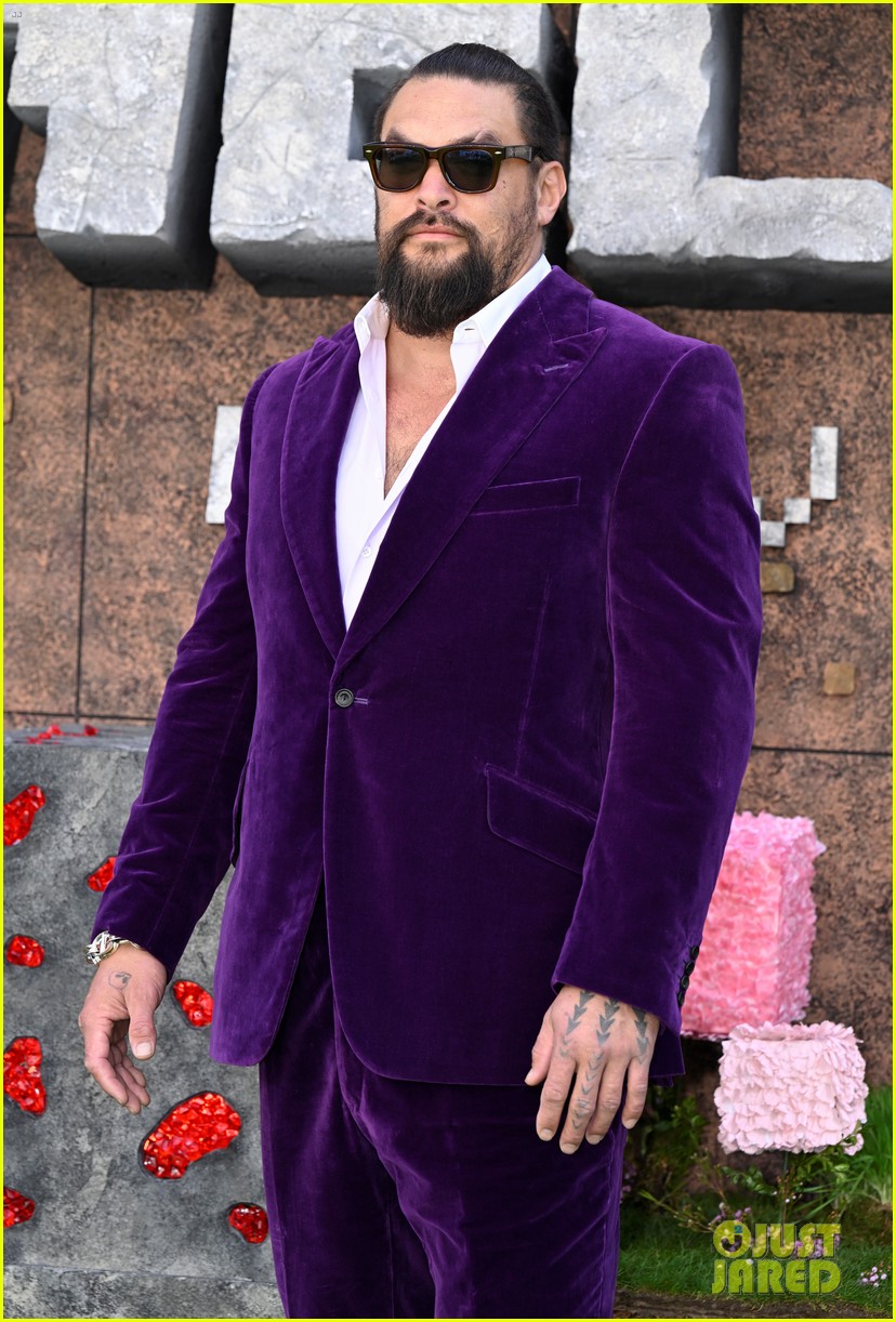 Jason Momoa Brings Girlfriend Adria Arjona & Mom Coni to 'Minecraft ...