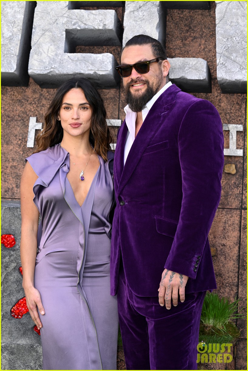 Jason Momoa Brings Girlfriend Adria Arjona & Mom Coni to 'Minecraft ...