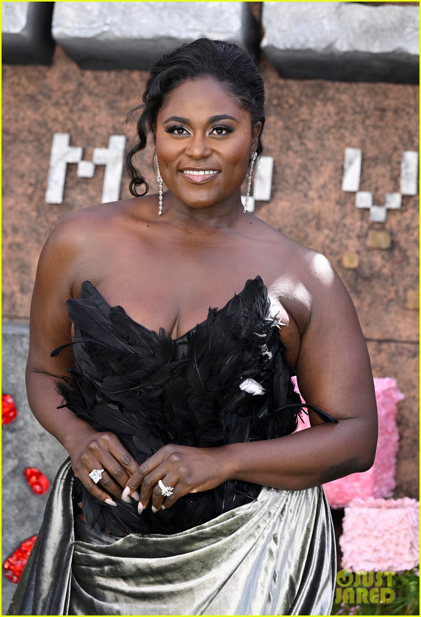 Jason Momoa Brings Girlfriend Adria Arjona & Mom Coni to 'Minecraft ...