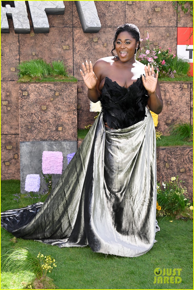 Jason Momoa Brings Girlfriend Adria Arjona & Mom Coni to 'Minecraft ...