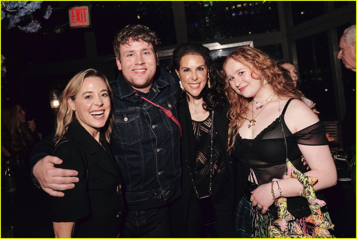 Ben Platt, Beanie Feldstein, & More Support Star-Studded New Play 'All ...