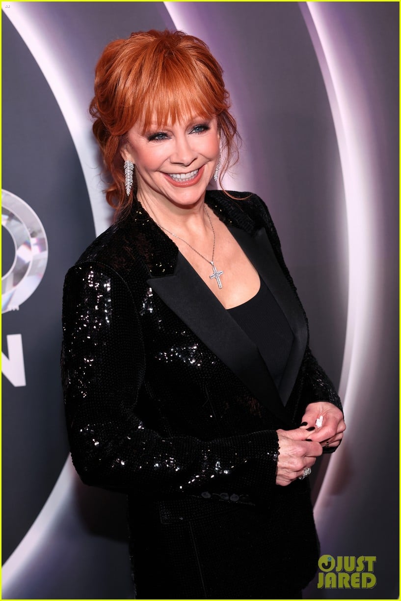 Carrie Underwood Joins Blake Shelton, Gwen Stefani, & More at Opry 100: A Live Celebration ...