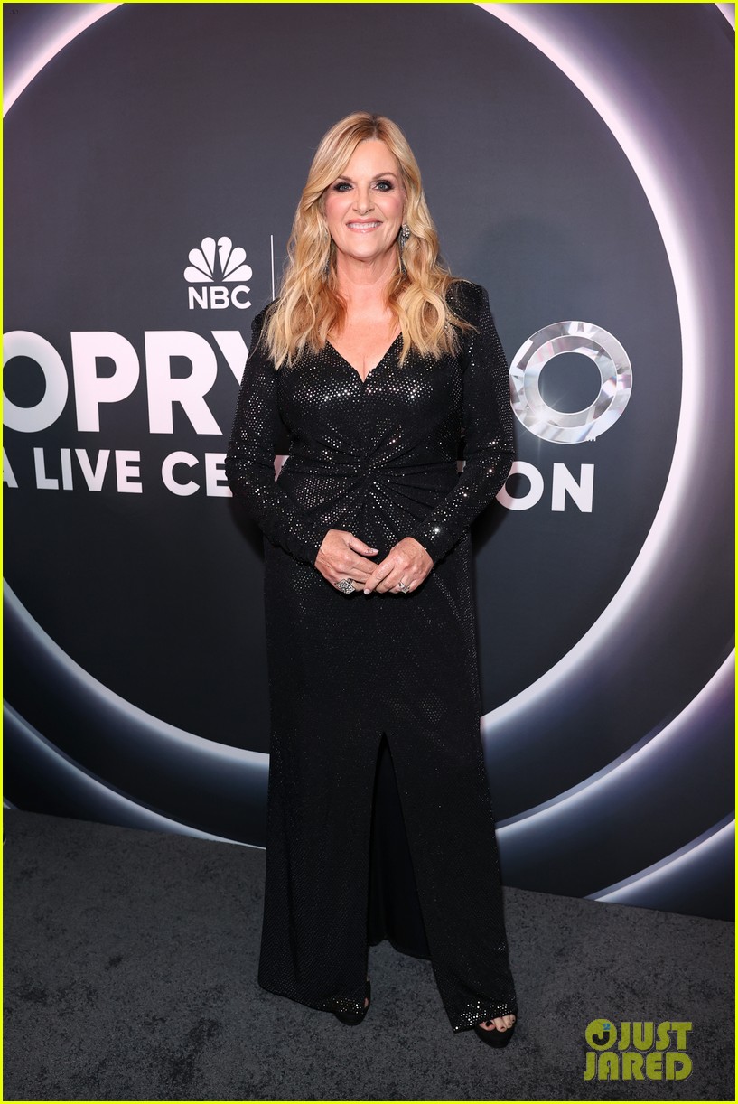 Carrie Underwood Joins Blake Shelton, Gwen Stefani, & More at Opry 100: A Live Celebration ...