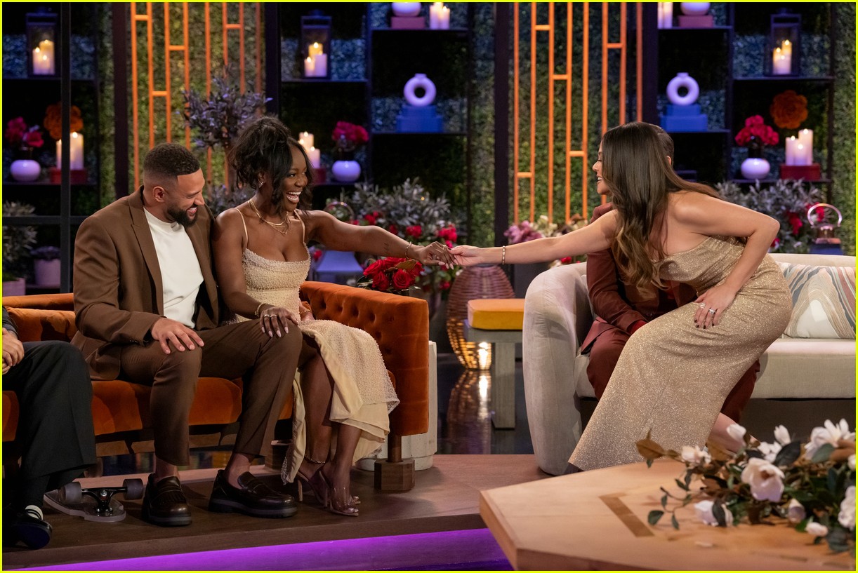 Love Is Blind US' AD Smith & Love Is Blind UK's Ollie Sutherland Get ...