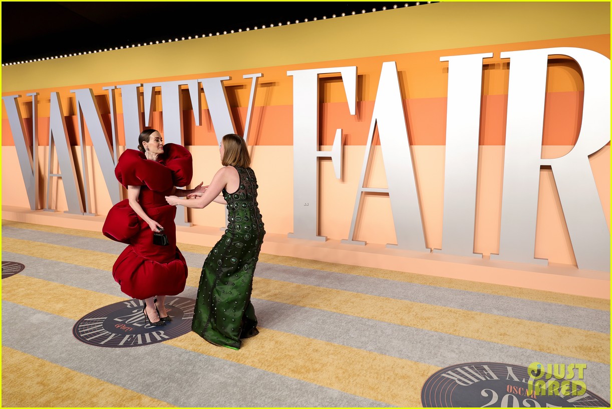 Sarah Paulson Meets Up With Hannah Einbinder at Vanity Fair Oscar Party ...