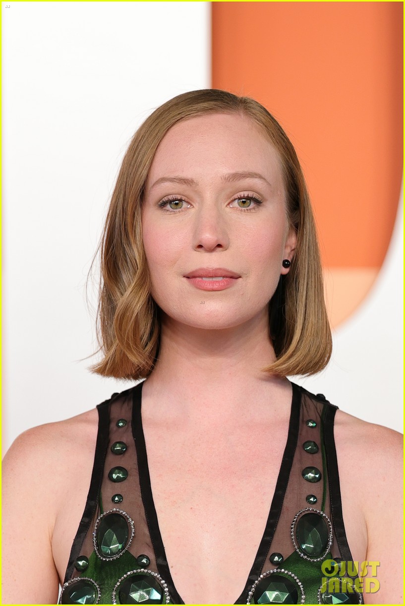 Sarah Paulson Meets Up With Hannah Einbinder at Vanity Fair Oscar Party 2025: Photo 5132479 ...