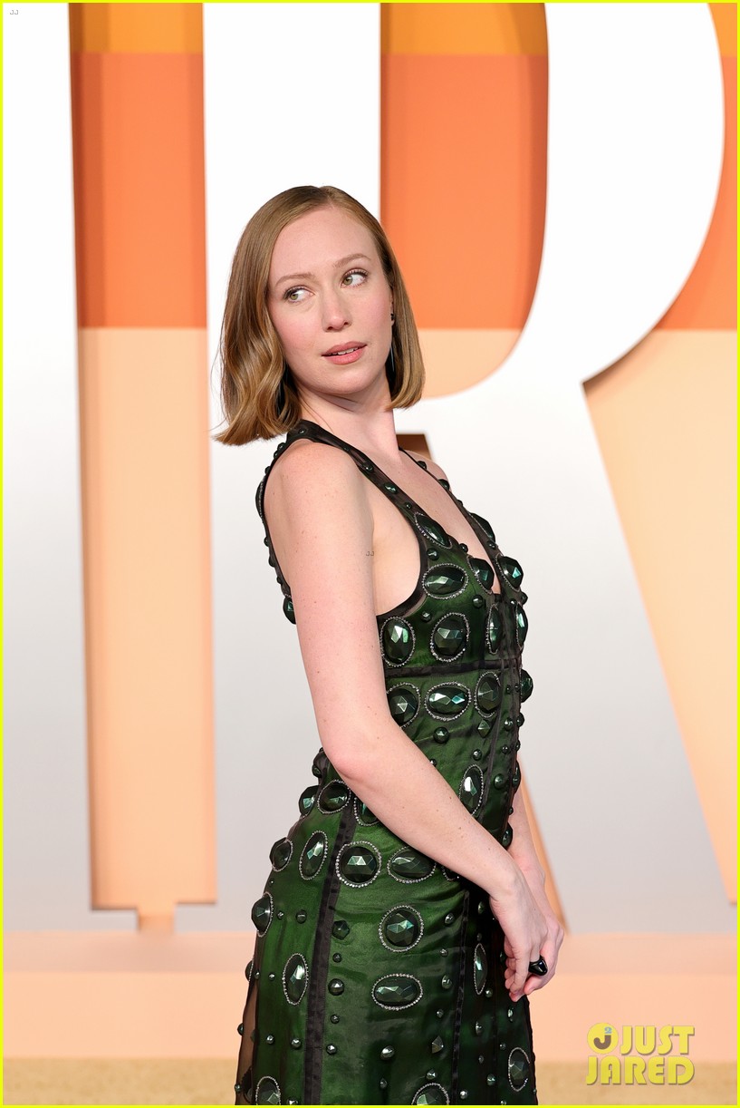 Sarah Paulson Meets Up With Hannah Einbinder at Vanity Fair Oscar Party ...