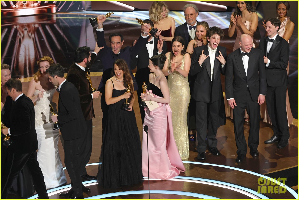 'Anora' Wins Best Picture at Oscars 2025, Director Sean Baker Makes History with Four Wins in ...