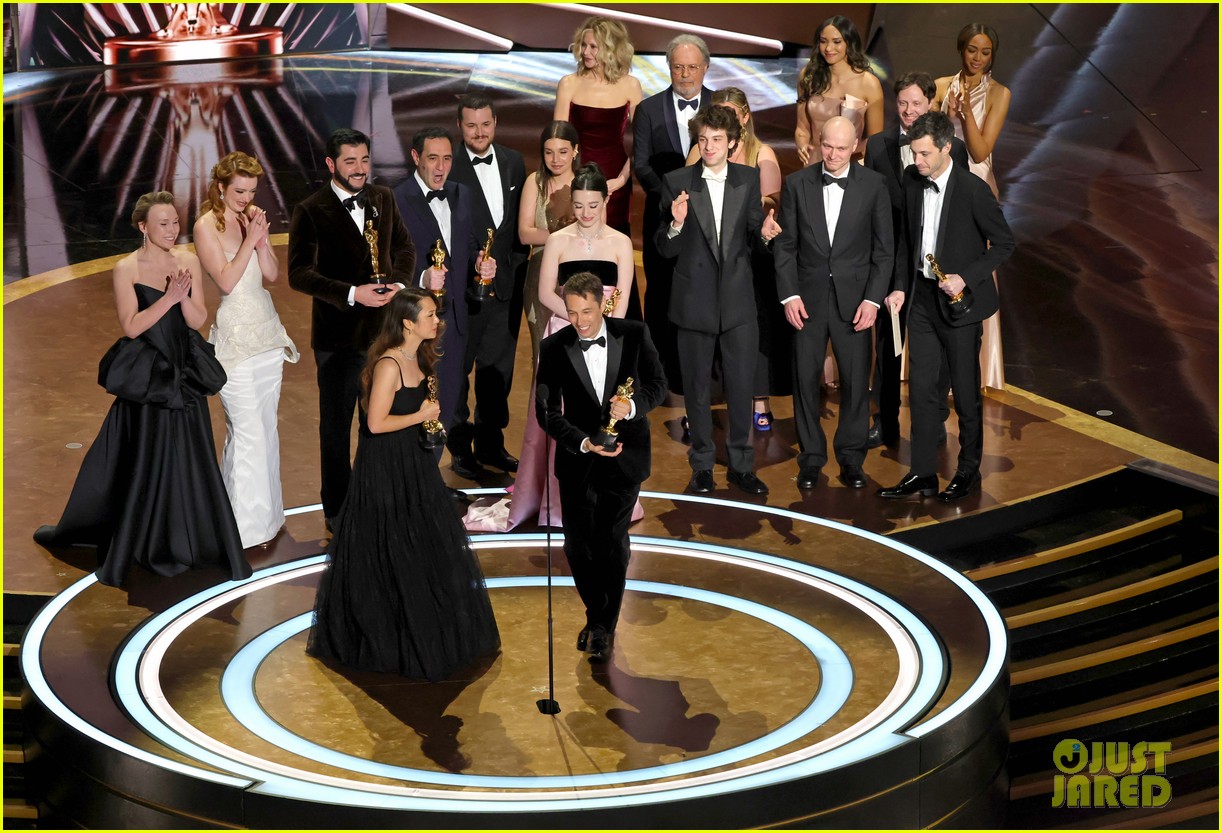 'Anora' Wins Best Picture at Oscars 2025, Director Sean Baker Makes History with Four Wins in ...