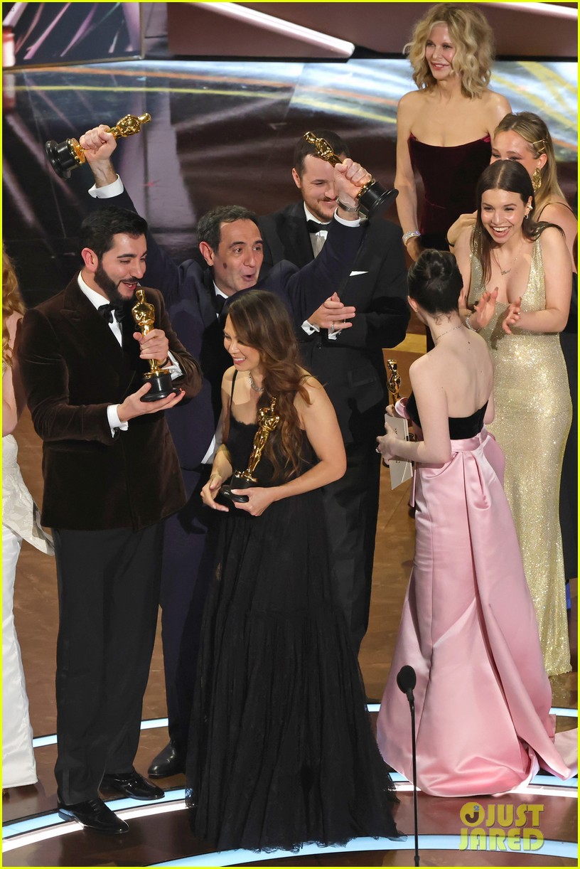 'Anora' Wins Best Picture at Oscars 2025, Director Sean Baker Makes History with Four Wins in ...