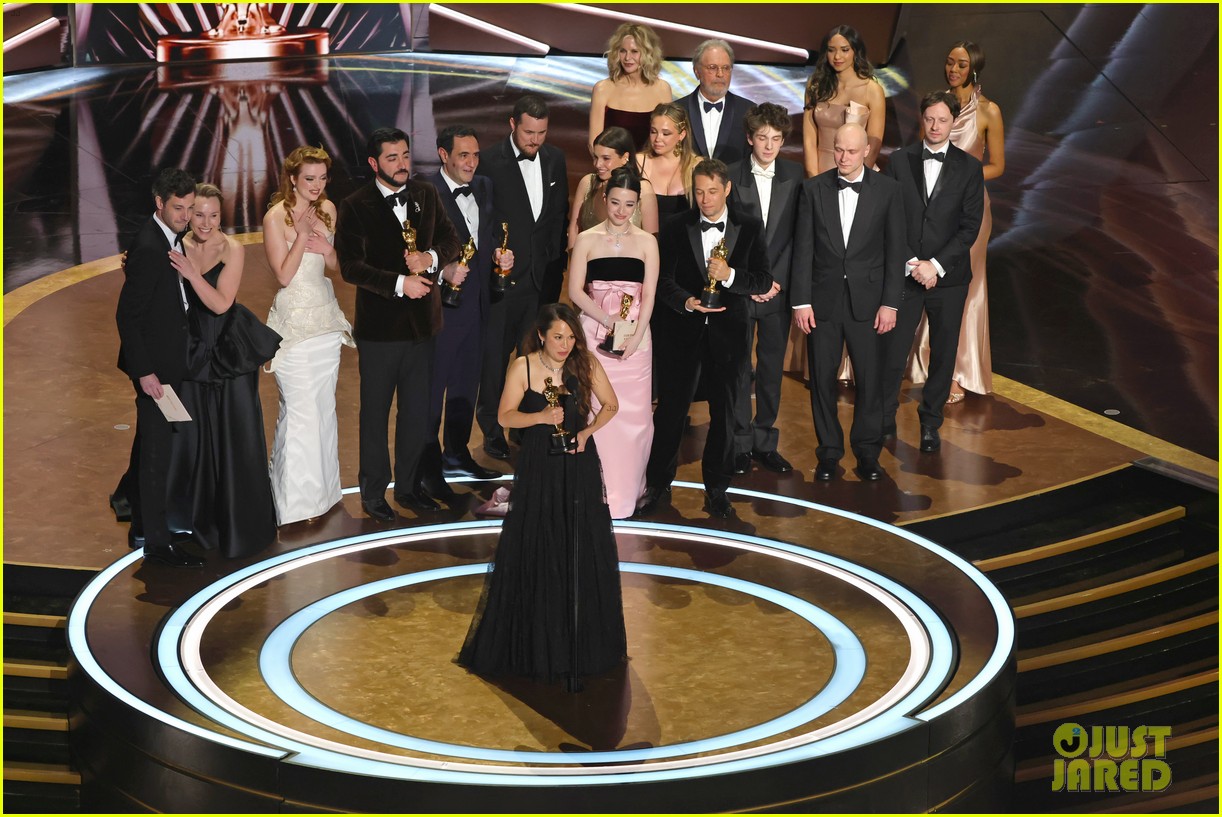 'Anora' Wins Best Picture at Oscars 2025, Director Sean Baker Makes History with Four Wins in ...