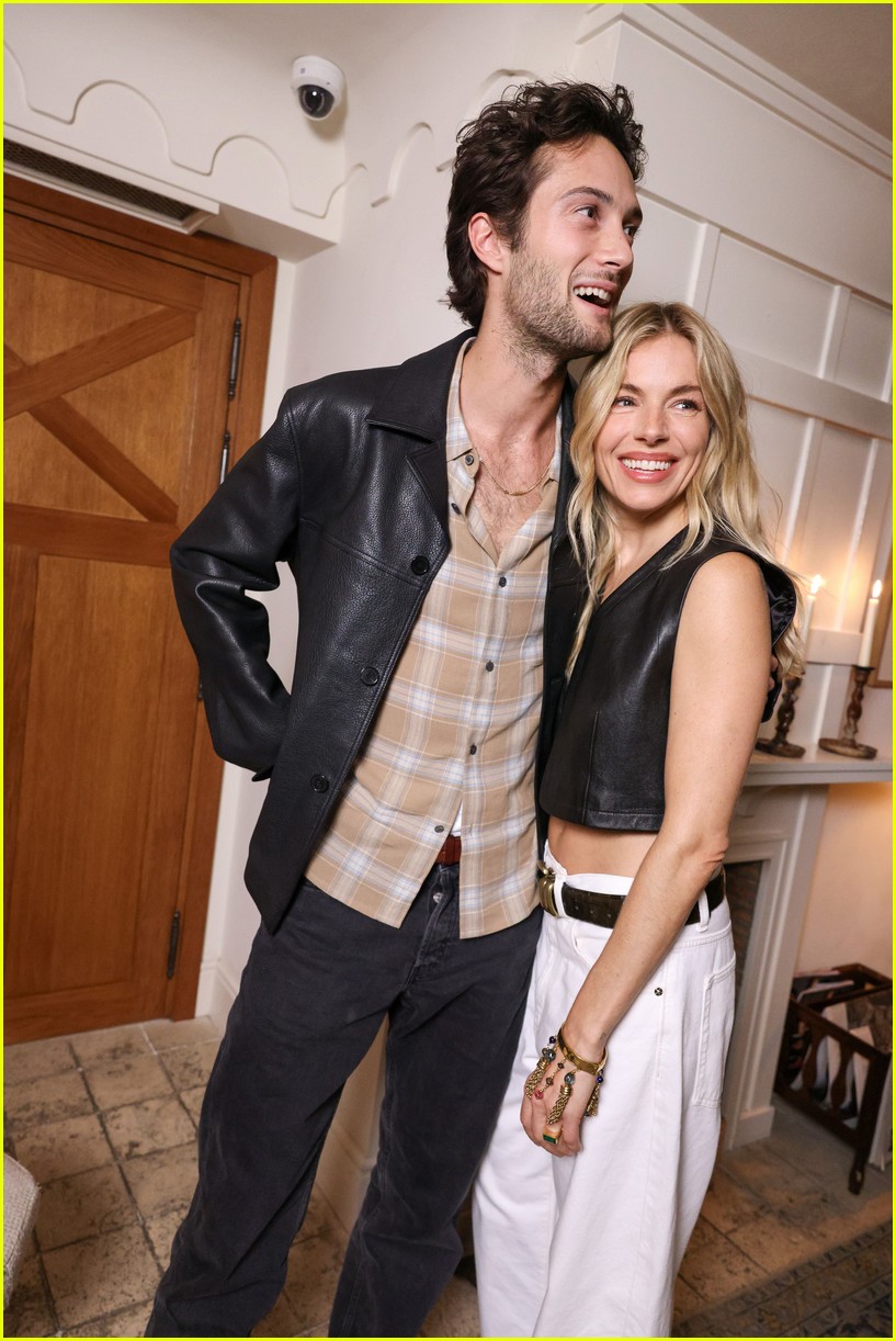 Sienna Miller & Fiance Oli Green Celebrate Their Frame Campaign at ...