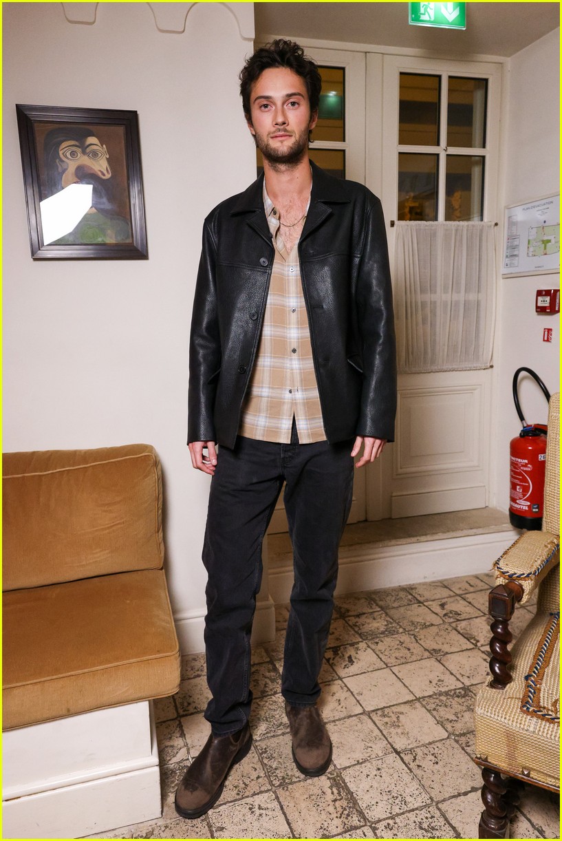 Sienna Miller & Fiance Oli Green Celebrate Their Frame Campaign at ...