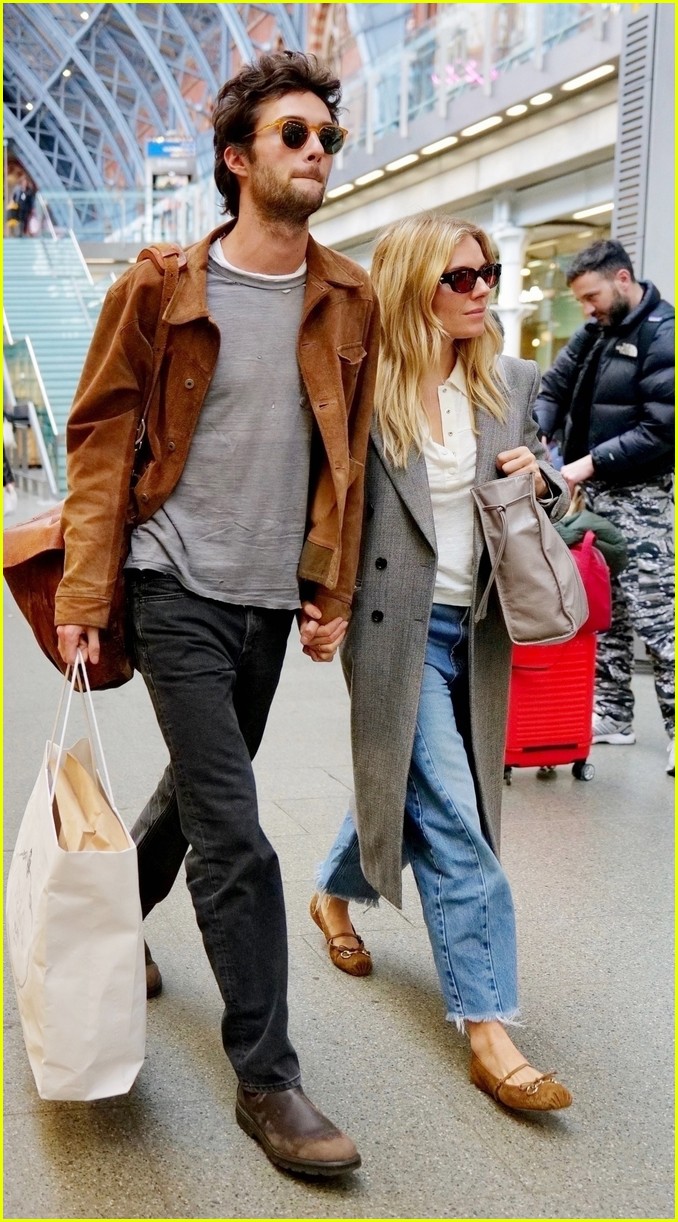 Sienna Miller & Fiance Oli Green Celebrate Their Frame Campaign at ...