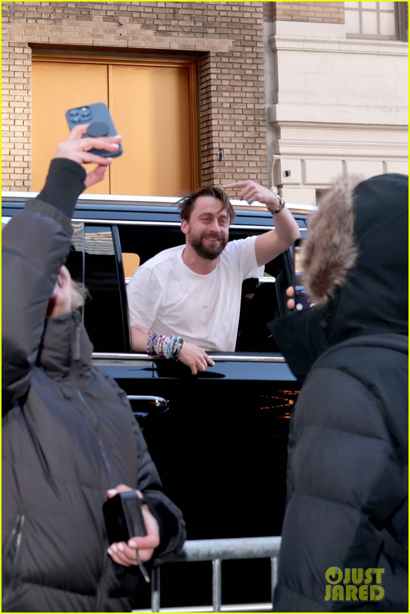 Sarah Snook Gets Support from 'Succession' Family, Including a Kieran ...