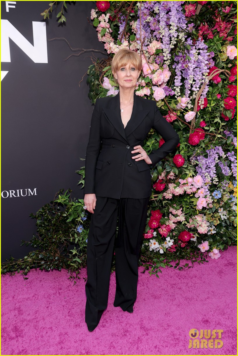 Sarah Snook Gets Support from 'Succession' Family, Including a Kieran ...