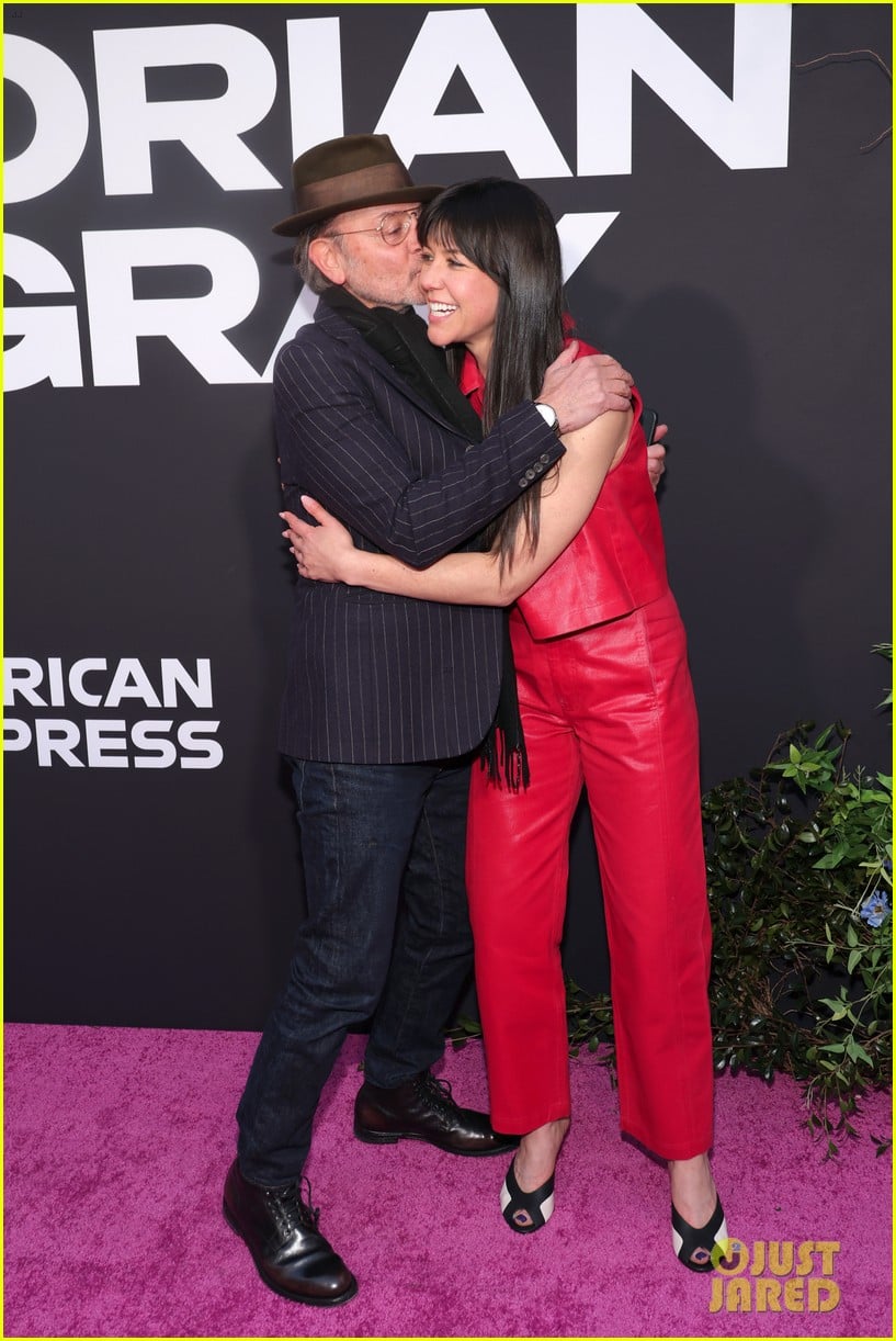 Sarah Snook Gets Support from 'Succession' Family, Including a Kieran ...