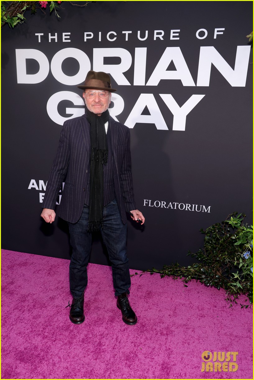 Sarah Snook Gets Support from 'Succession' Family, Including a Kieran ...