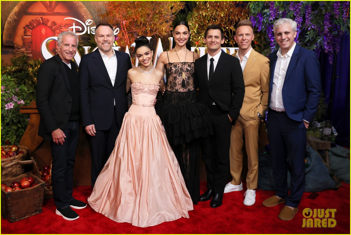 Rachel Zegler & Gal Gadot Attend Scaled Back 'Snow White' Premiere In Los Angeles: Photo 5137488 ...