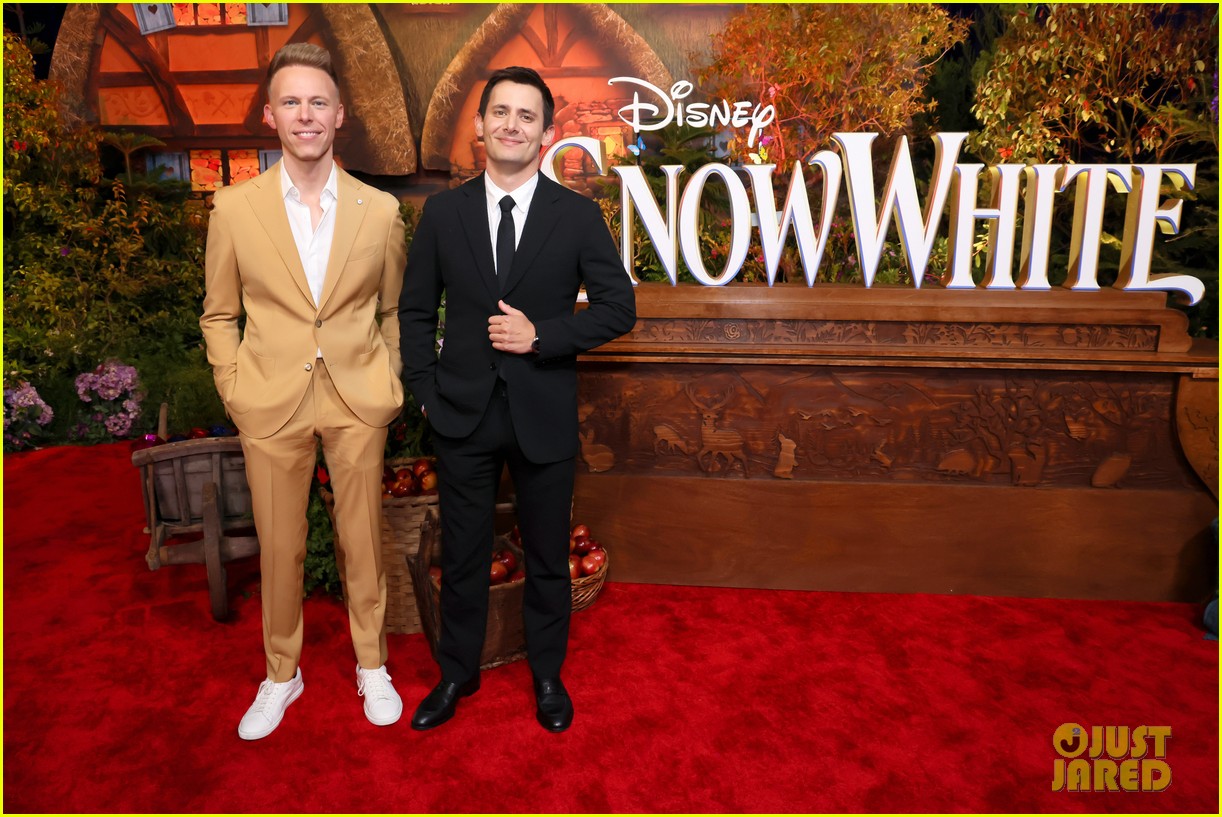 Rachel Zegler & Gal Gadot Attend Scaled Back 'Snow White' Premiere In Los Angeles: Photo 5137492 ...