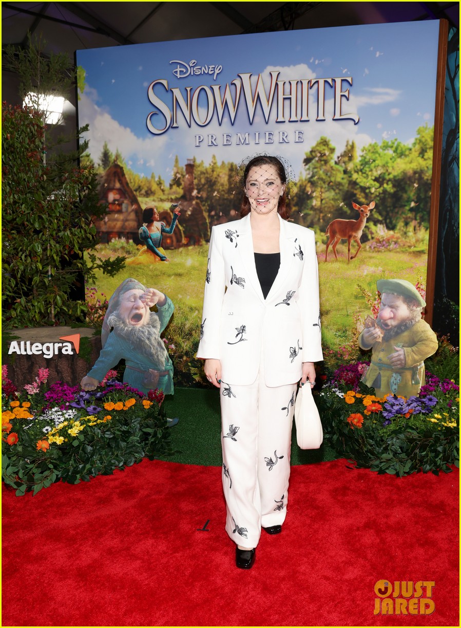 Rachel Zegler & Gal Gadot Attend Scaled Back 'Snow White' Premiere In Los Angeles: Photo 5137500 ...