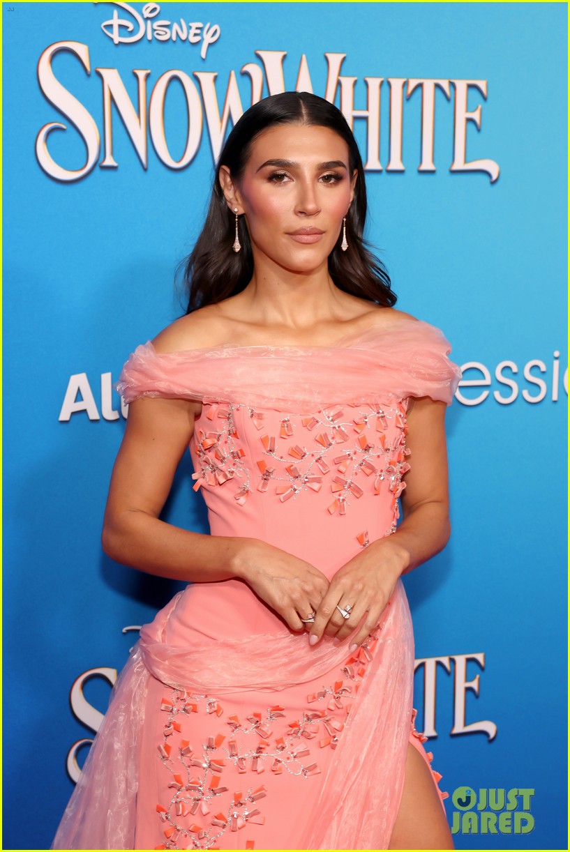 Rachel Zegler & Gal Gadot Attend Scaled Back 'Snow White' Premiere In Los Angeles: Photo 5137519 ...