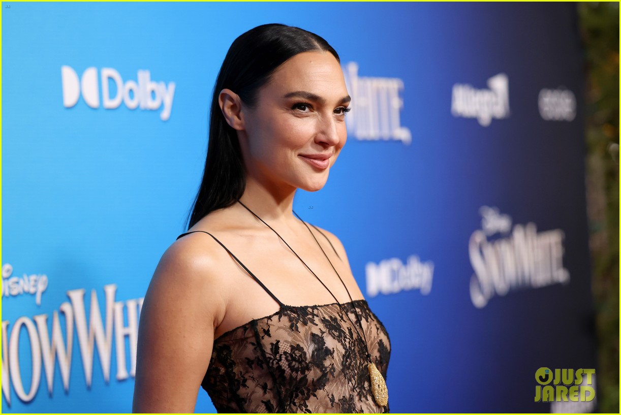 Rachel Zegler & Gal Gadot Attend Scaled Back 'Snow White' Premiere In Los Angeles: Photo 5137523 ...