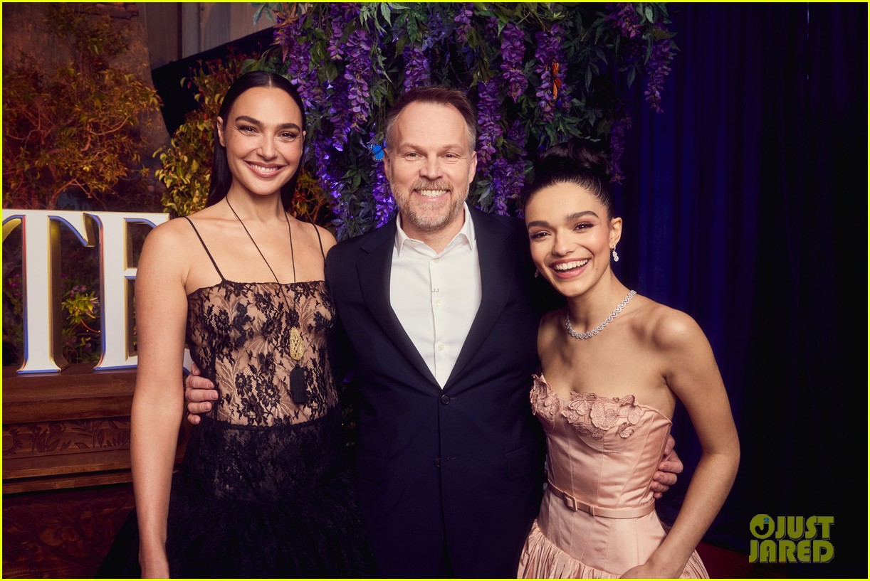 Rachel Zegler & Gal Gadot Attend Scaled Back 'Snow White' Premiere In Los Angeles: Photo 5137532 ...