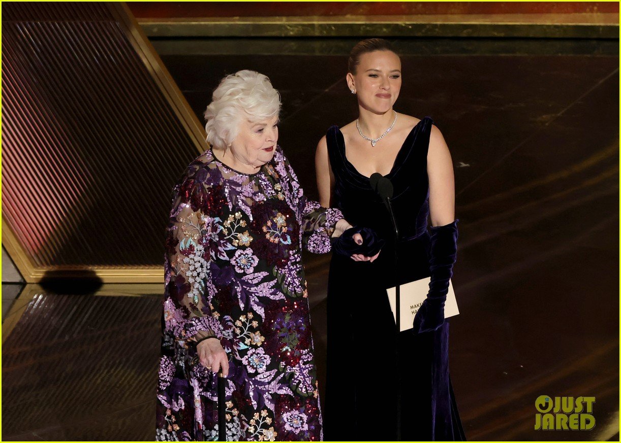 June Squibb Jokes She's Actually Bill Skarsgard in a Bodysuit at Oscars ...