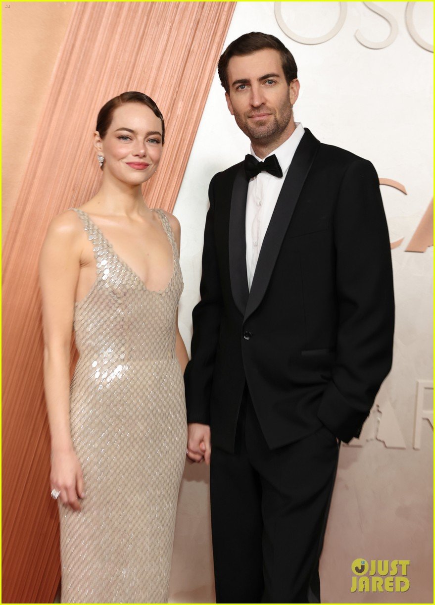 Emma Stone Channels Old Hollywood Glamour at Oscars 2025 with Husband ...