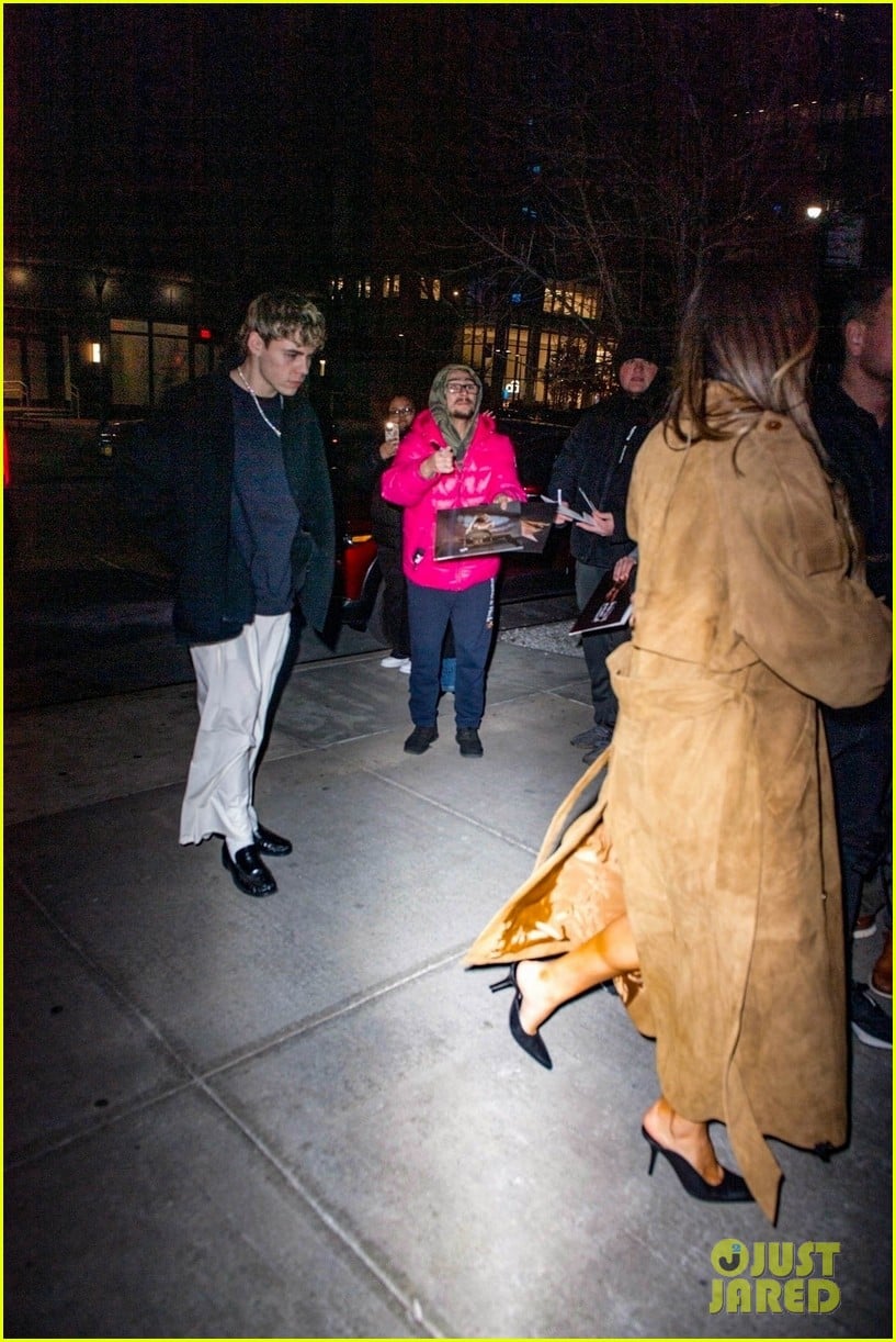 Photo: tate mcrae the kid laroi oscars 2025 11 | Photo 5133132 | Just ...