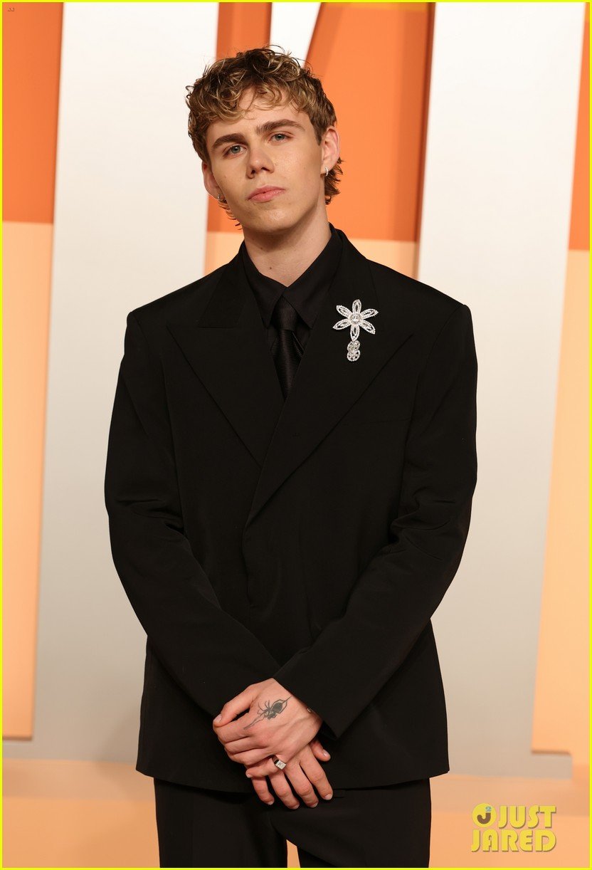 Photo: tate mcrae the kid laroi oscars 2025 20 | Photo 5133140 | Just ...