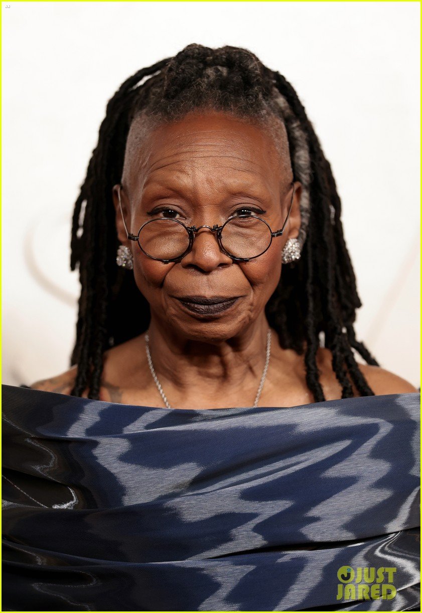 Whoopi Goldberg Wears Fresh Off the Runway 'Liquid' Dress at Oscars ...