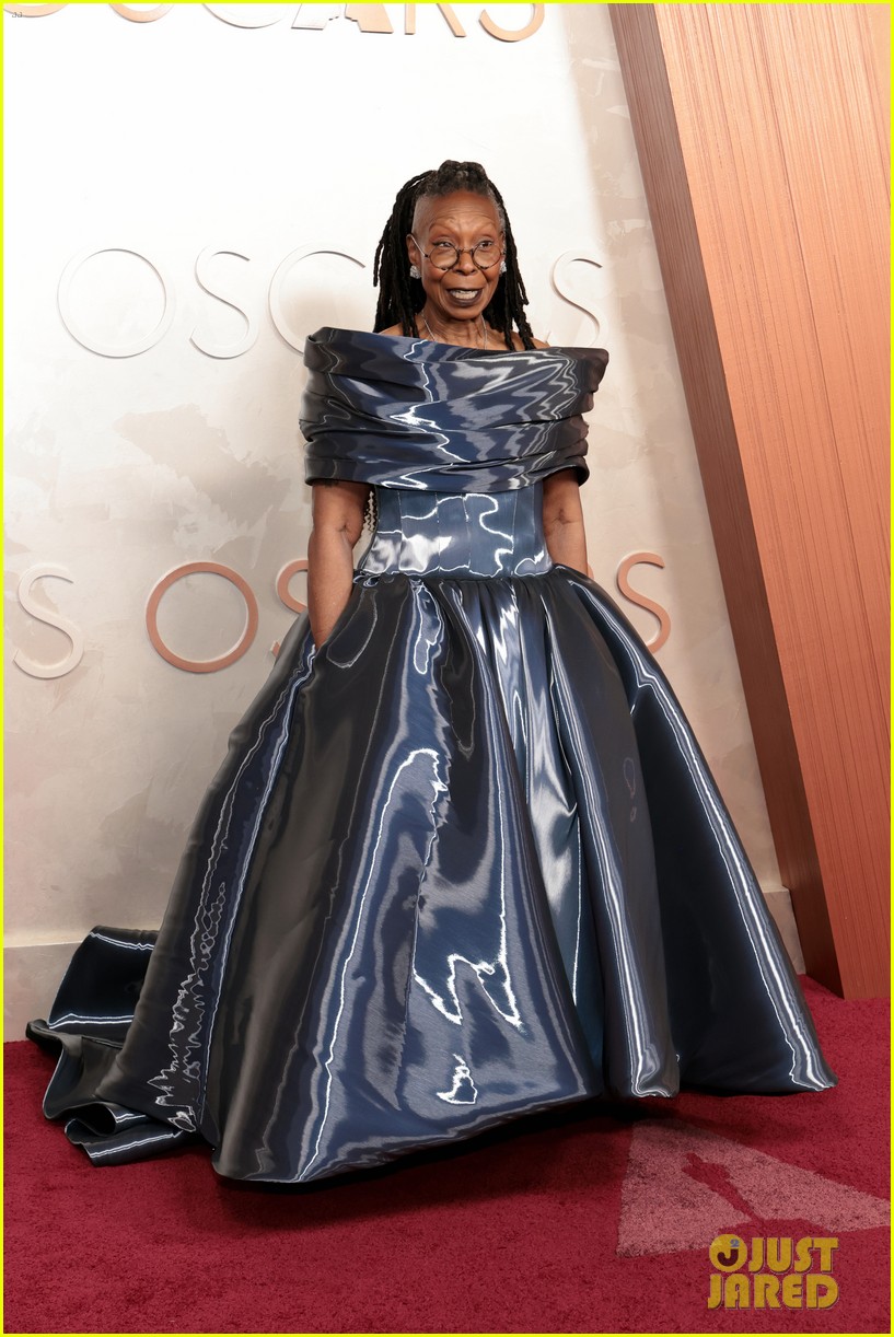 Whoopi Goldberg Wears Fresh Off the Runway 'Liquid' Dress at Oscars ...