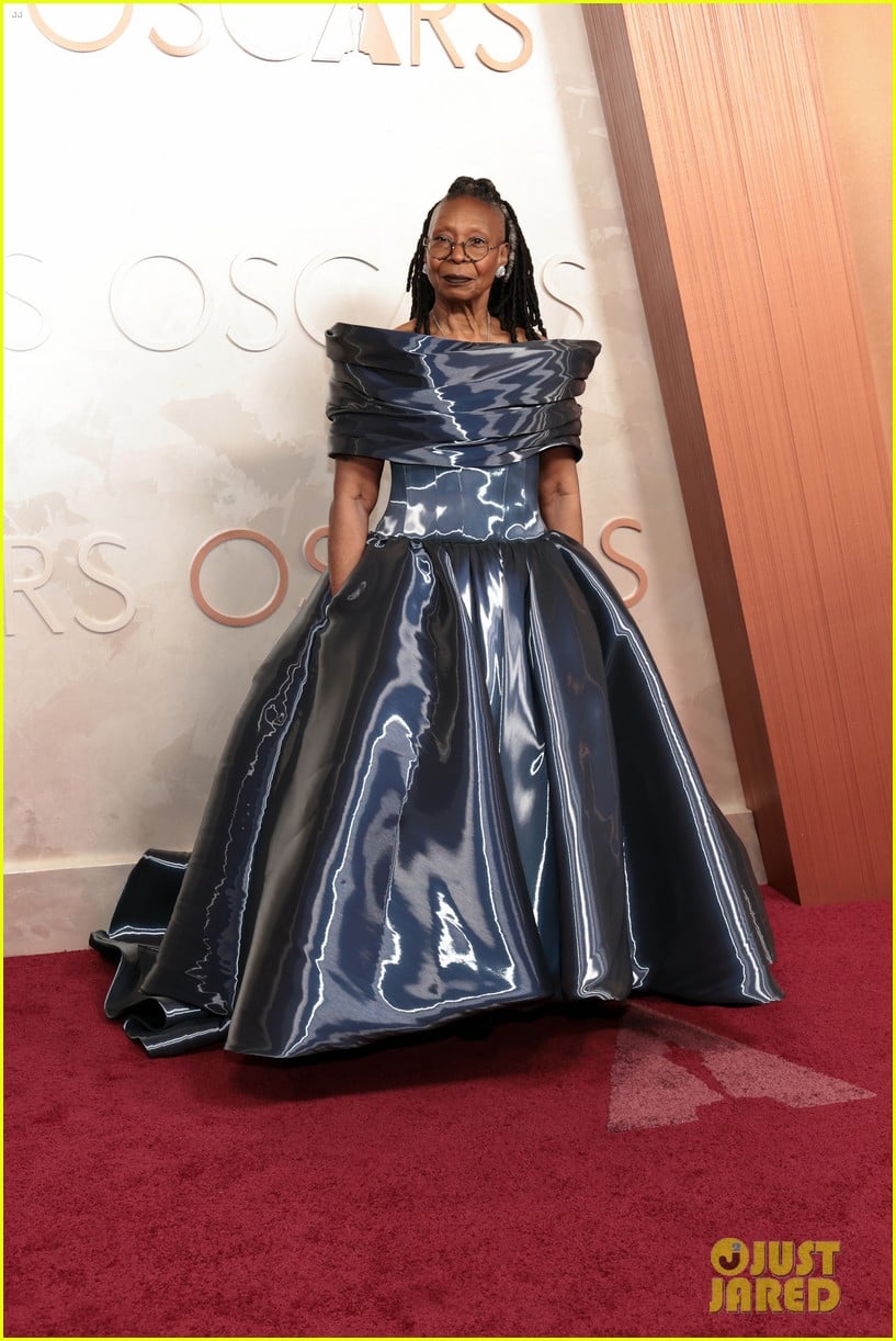 Whoopi Goldberg Wears Fresh Off the Runway 'Liquid' Dress at Oscars ...