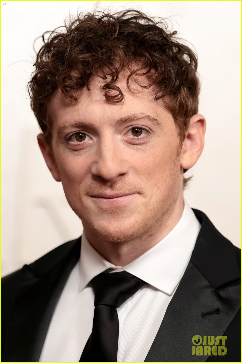 Why Jonathan Bailey Skipped Oscars 2025, Where the Rest of 'Wicked ...