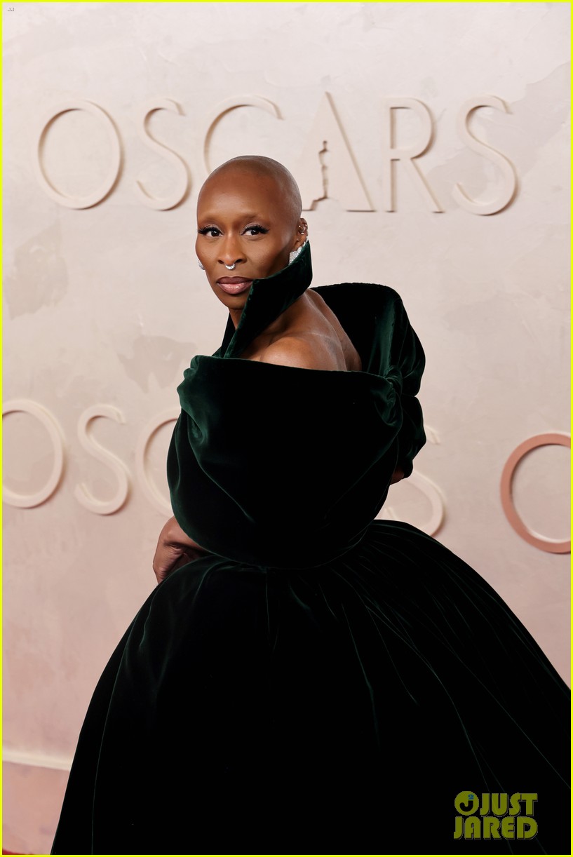 Why Jonathan Bailey Skipped Oscars 2025, Where the Rest of 'Wicked ...