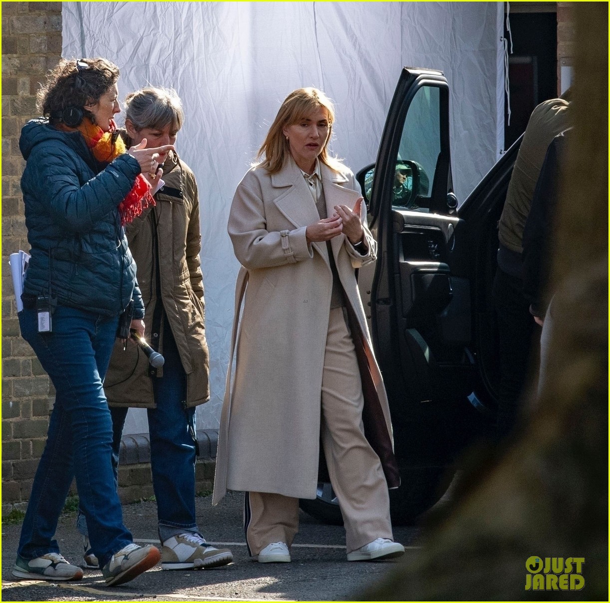 Photo: kate winslet filming directorial debut 32 | Photo 5138390 | Just ...