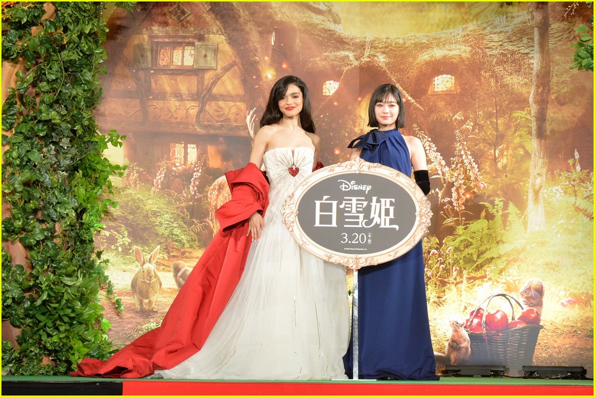 Snow White's Rachel Zegler Performs 'Waiting on a Wish' in Japan: Photo ...