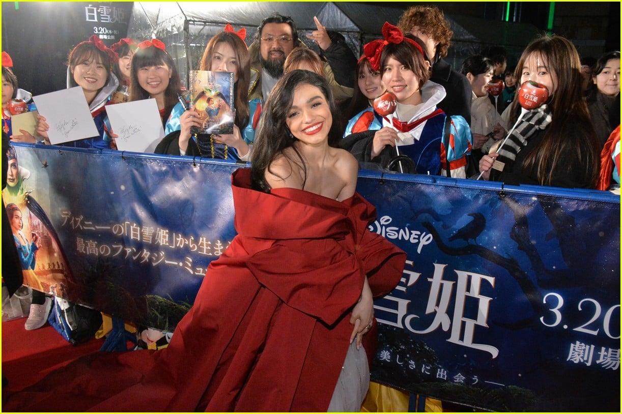 Snow White's Rachel Zegler Performs 'Waiting on a Wish' in Japan: Photo ...