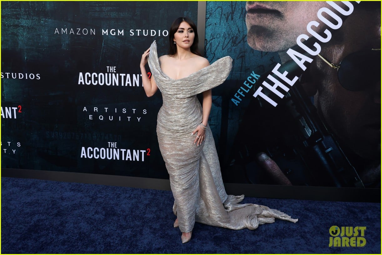 Photo: ben affleck jon bernthal the accountant 2 premiere in la 05 ...