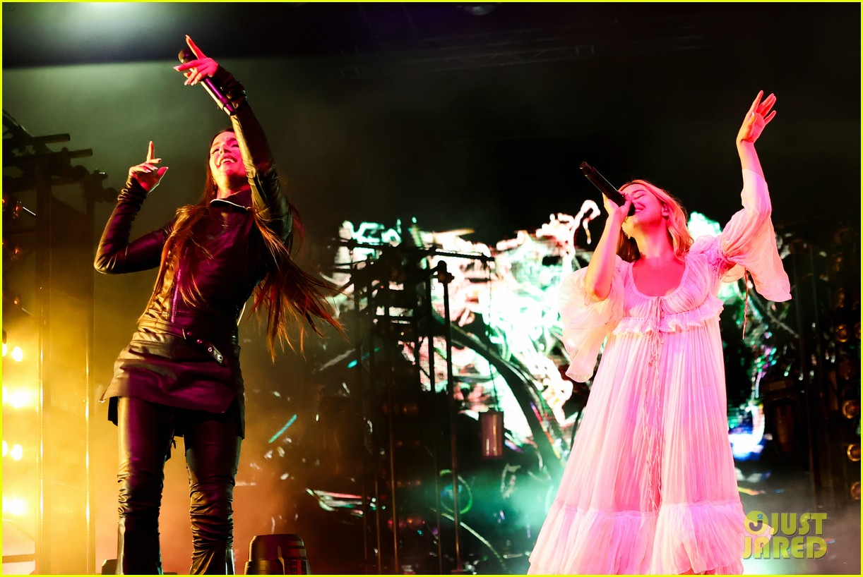 Addison Rae Makes Surprise Coachella 2025 Appearance During Arca's Set!: Photo 5145548 ...