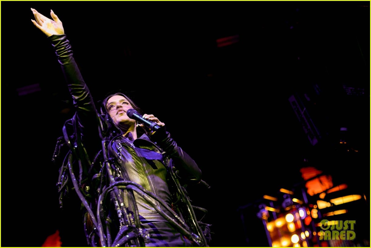 Addison Rae Makes Surprise Coachella 2025 Appearance During Arca's Set!: Photo 5145553 ...