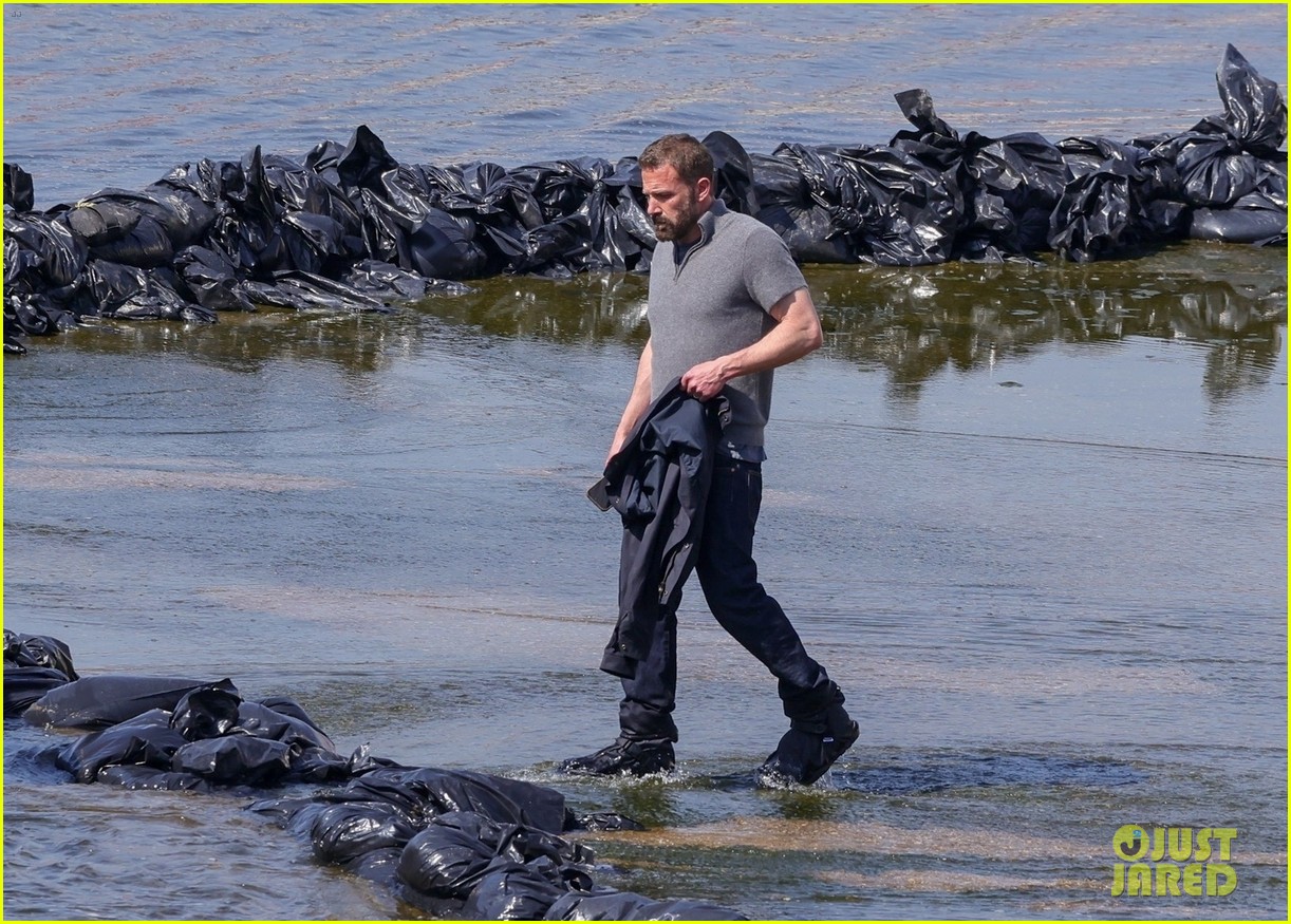 Ben Affleck's Famous Back Tattoo Looks Different: the Once Colorful ...