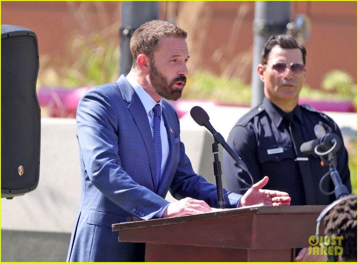 Ben Affleck & Steven Yeun Film a Mayoral Campaign Scene for Crime ...
