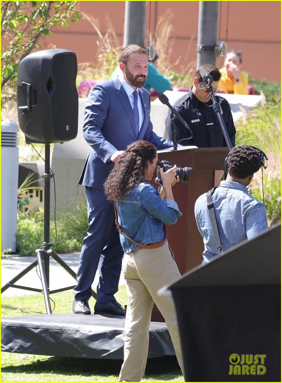 Ben Affleck & Steven Yeun Film a Mayoral Campaign Scene for Crime ...